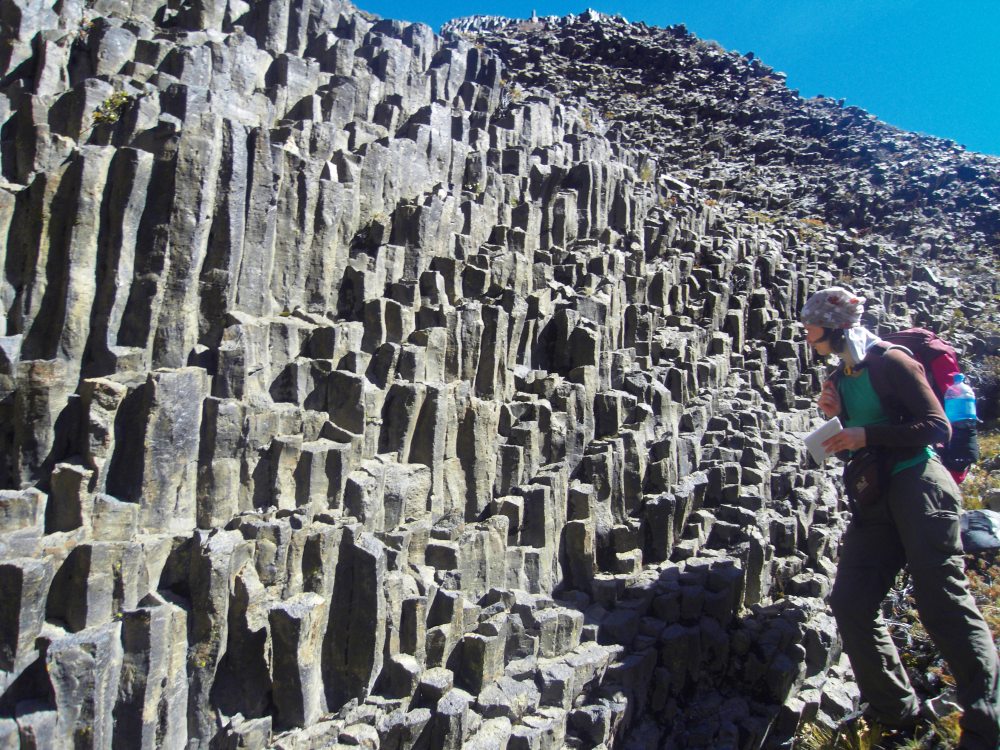 Geology Word of the Week: C is for Columnar Jointing – Georneys